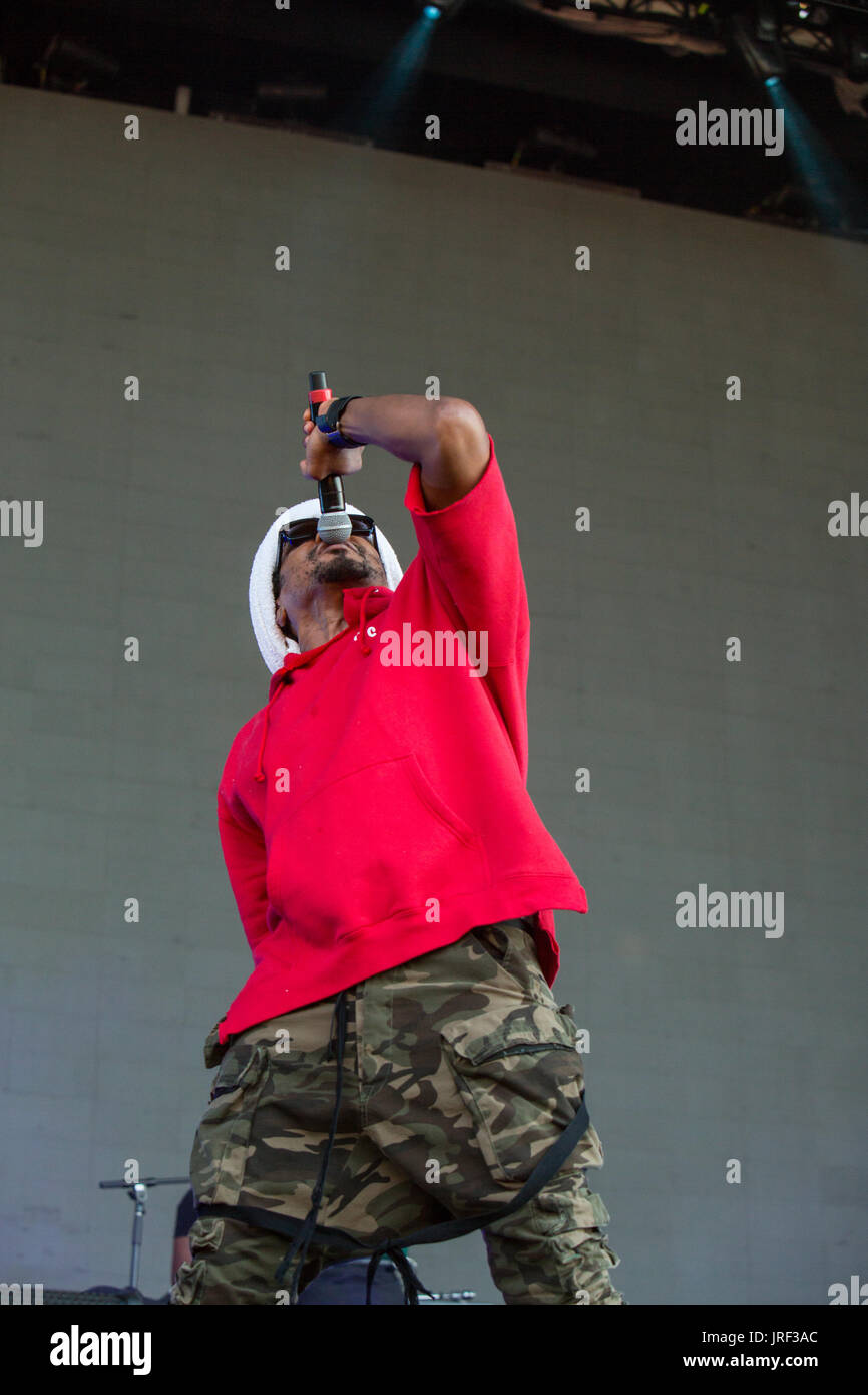A Tribe Called Quest performing their final New York City show at ...