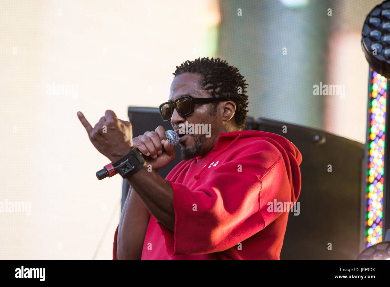A Tribe Called Quest performing their final New York City show at ...