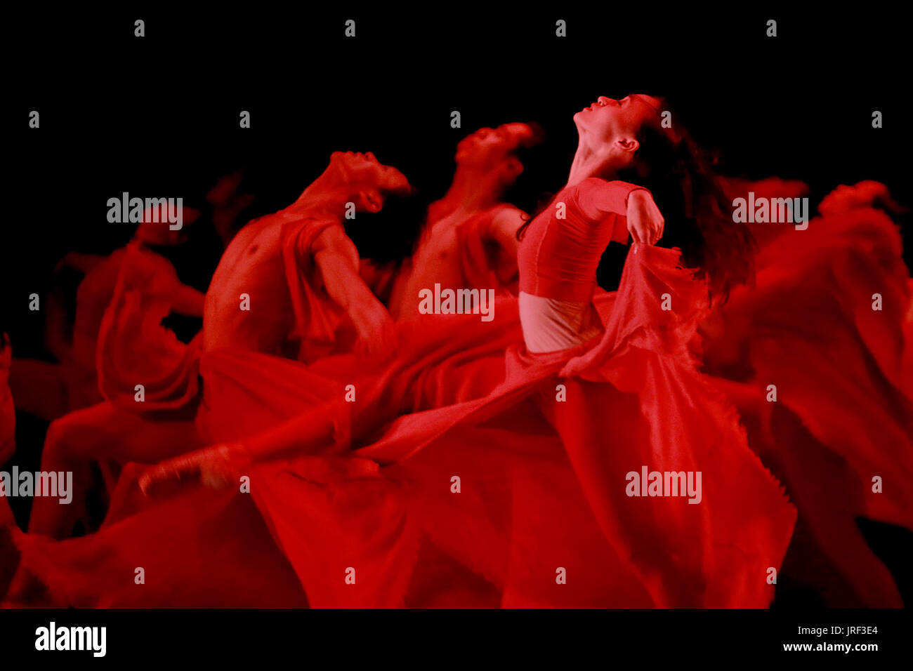 Foreign dancers hi-res stock photography and images - Alamy