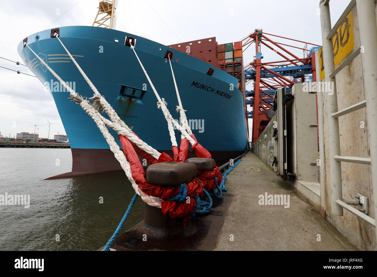Hamburg, Germany. 05th Aug, 2017. The "Munich Maersk" container ship of ...