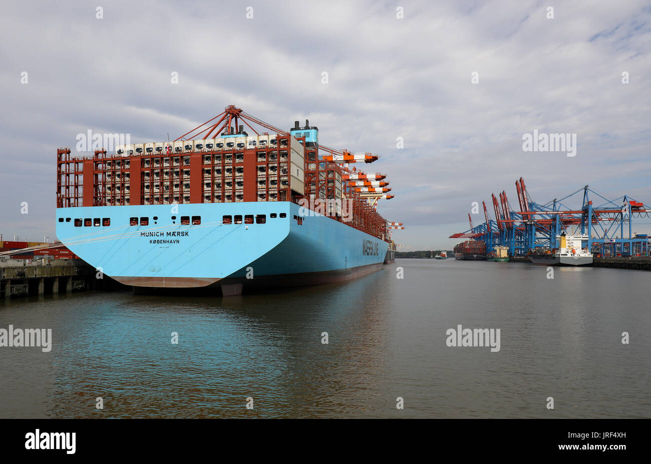 Hamburg, Germany. 05th Aug, 2017. The "Munich Maersk" container ship of ...