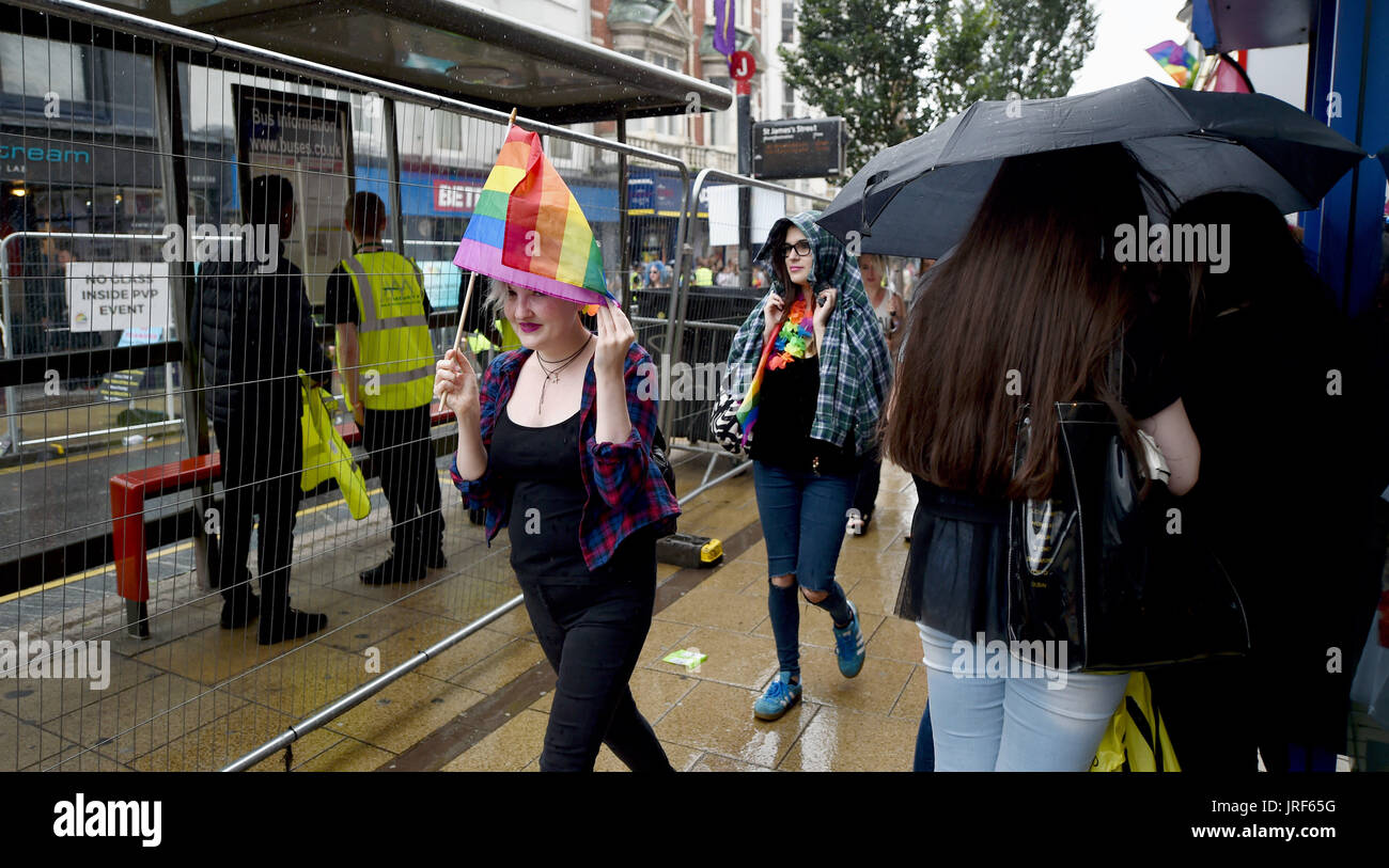 Brighton, UK. 5th Aug, 2017. Party goers at Brighton Pride rush for ...