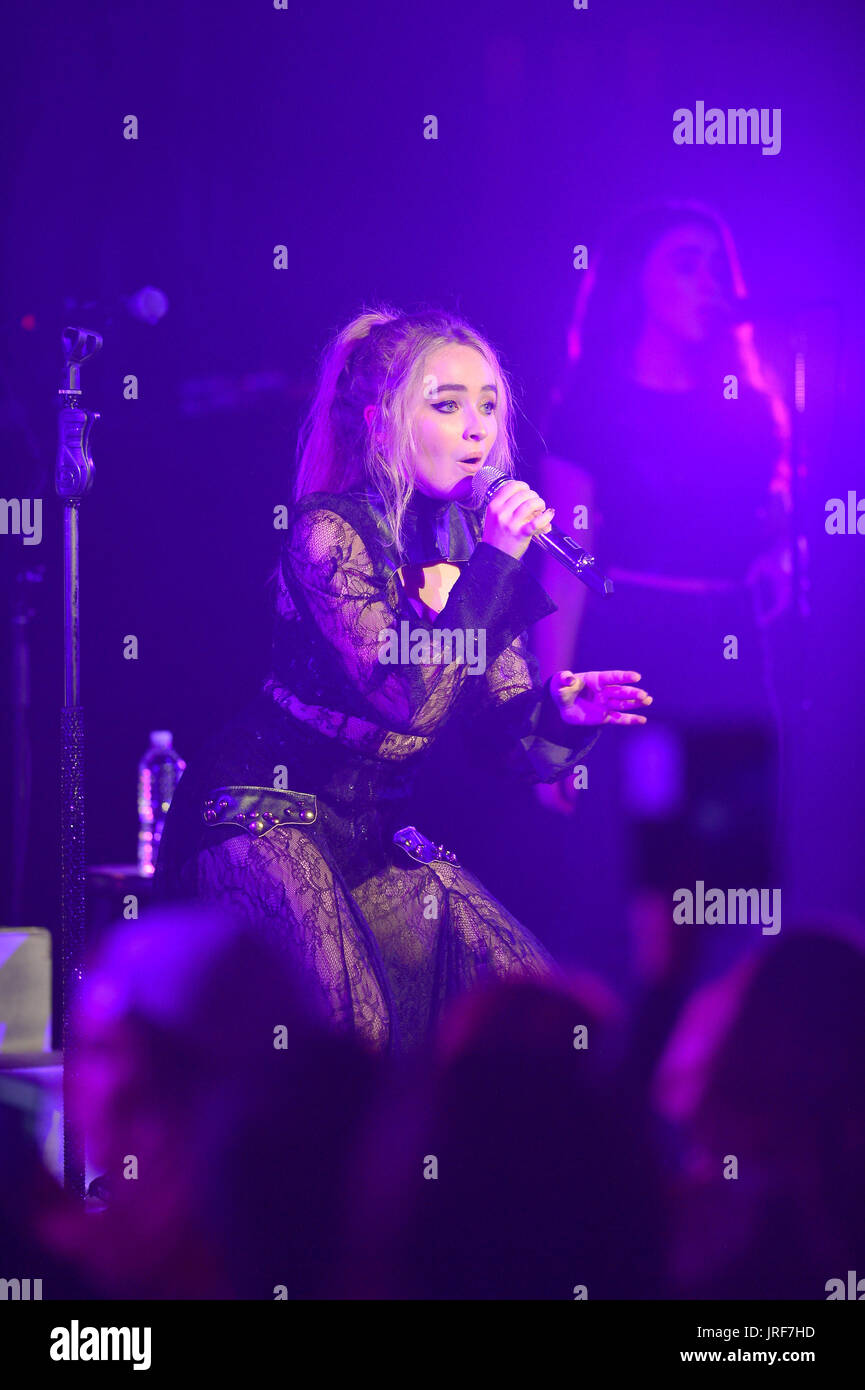 Sabrina carpenter stage hi-res stock photography and images - Alamy