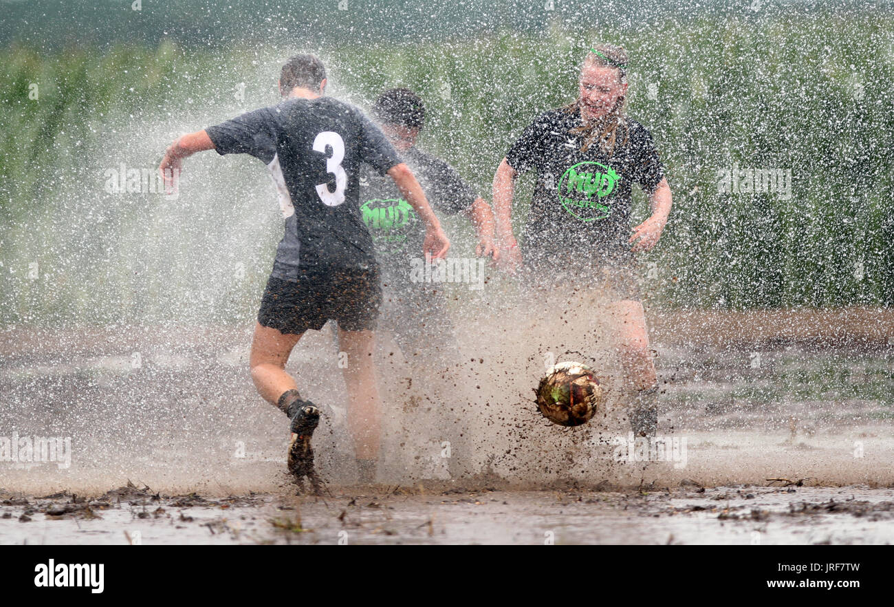 Wollnau, Germany. 05th Aug, 2017. dpatop - Participants in the 9th ...