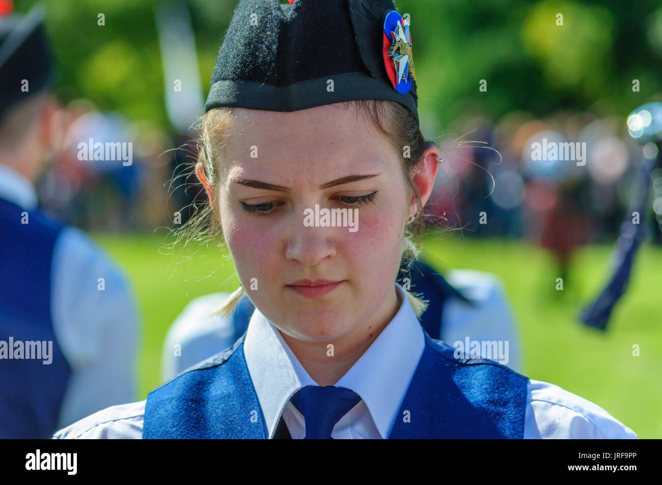 Dundonald, Scotland, UK. 5th August, 2017. A female member of the pipe ...