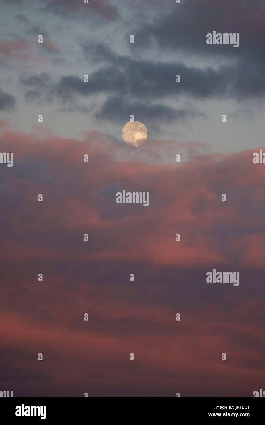 Full moon in red sky hi-res stock photography and images - Alamy