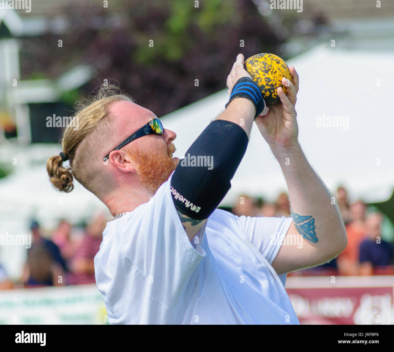 Shot put highland games hi-res stock photography and images - Alamy