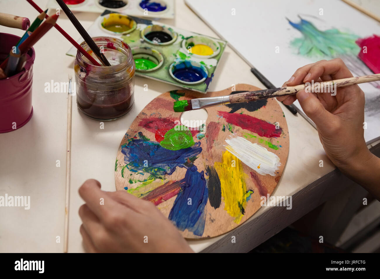 Drawing class hi-res stock photography and images - Alamy