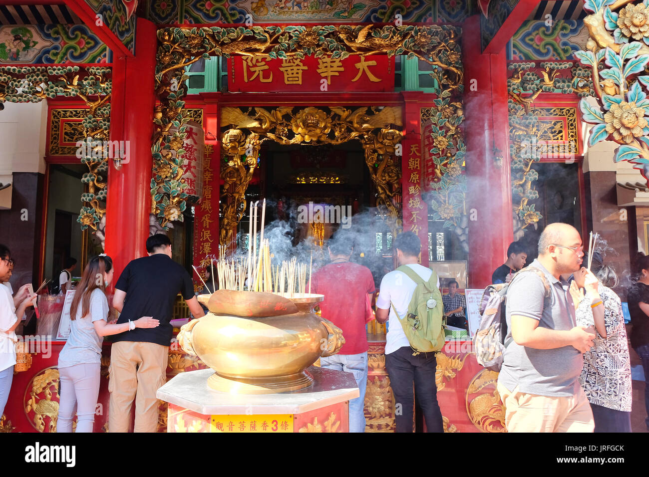 Authentic shrine china town bangkok hi-res stock photography and images ...