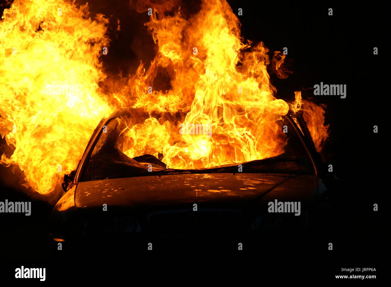 Car bomb hi-res stock photography and images - Alamy