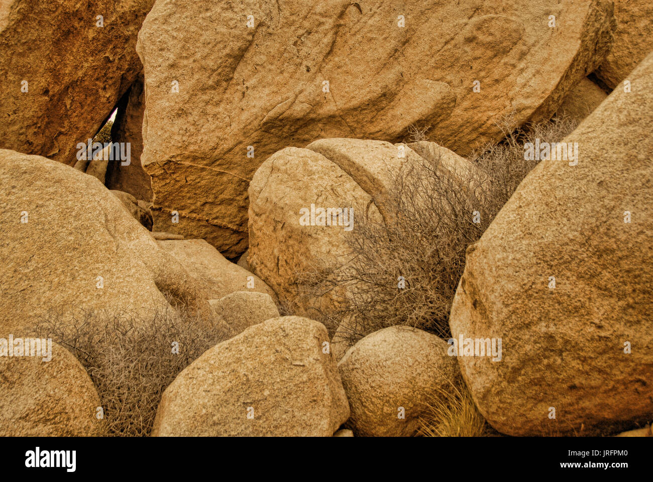 Golden sand granite rocks hi-res stock photography and images - Alamy