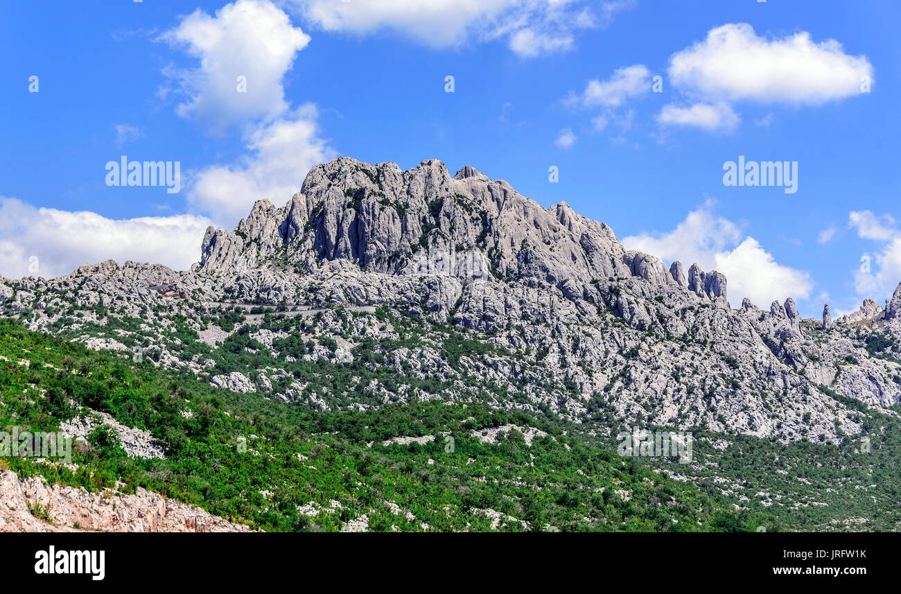 Mountain peak hiking steep cliffs hi-res stock photography and images ...