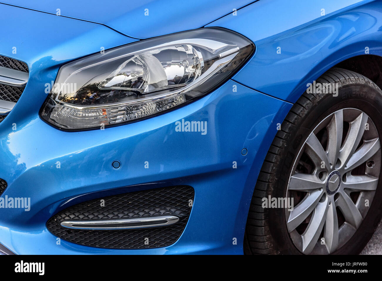 Blue mercedes benz hi-res stock photography and images - Alamy