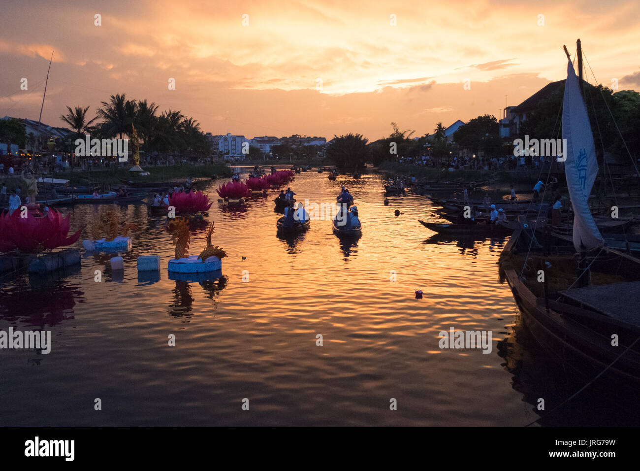 Sunset over the Thu Bon river in Hoi An old town, Vietnam Stock Photo ...