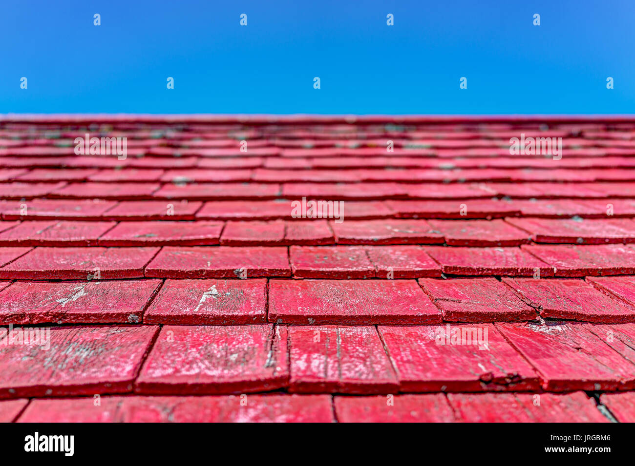 Wooden shed with wooden shingles hi-res stock photography and images ...