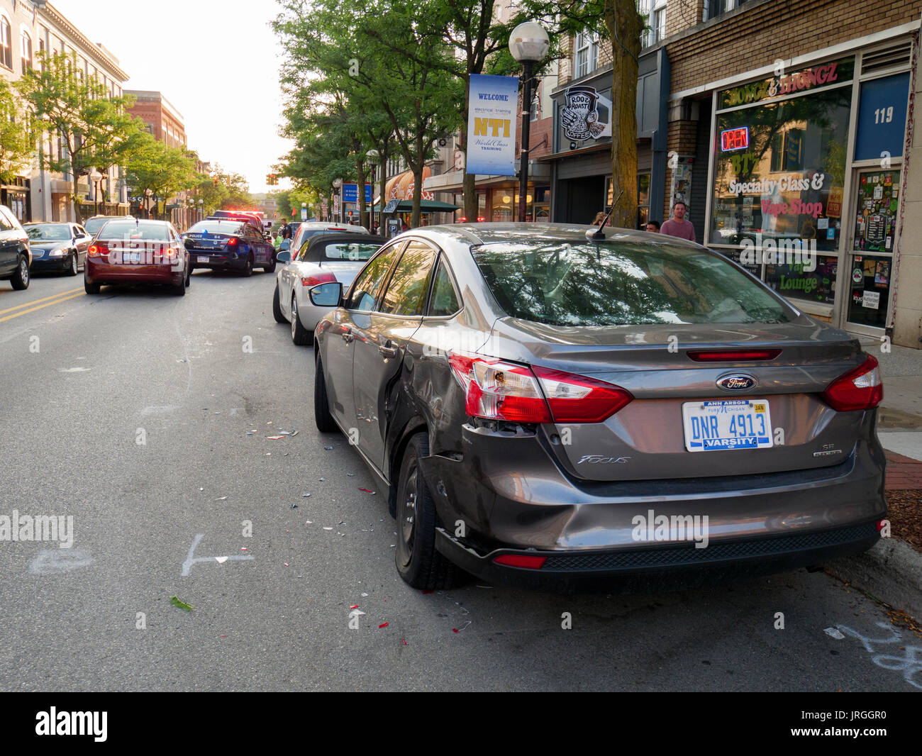 Sideswiped car damage hi-res stock photography and images - Alamy