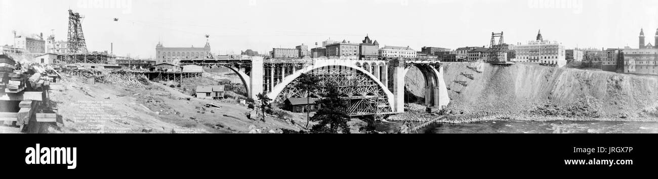 The Monroe Street Bridge High Resolution Stock Photography and Images ...