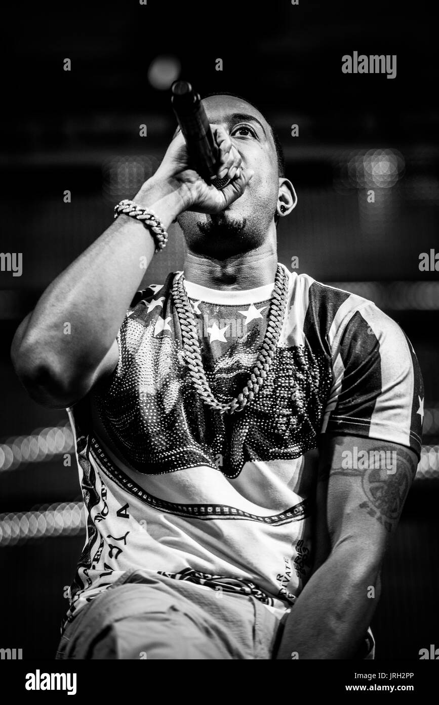 Christopher ludacris bridges Black and White Stock Photos & Images - Alamy