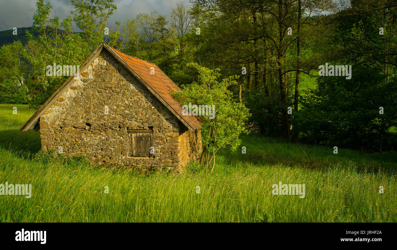 House build of natural stone hi-res stock photography and images - Alamy