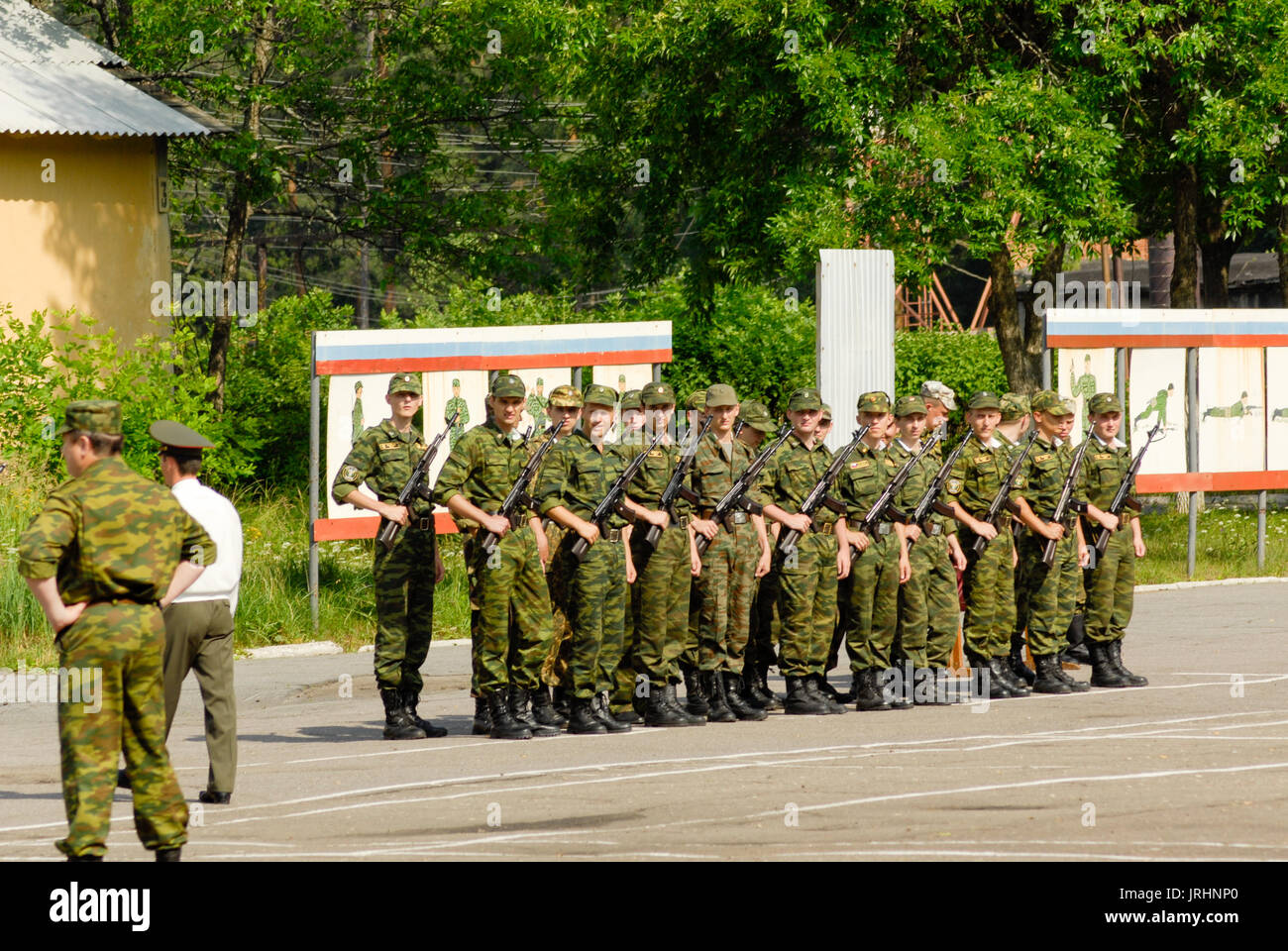 MOROZKI, RUSSIA - July 15, 2006 - Young Russian soldiers on a military ...