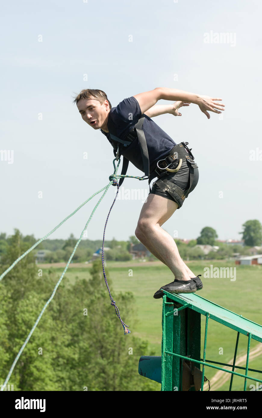 Person bungee jumping off bridge hi-res stock photography and images ...