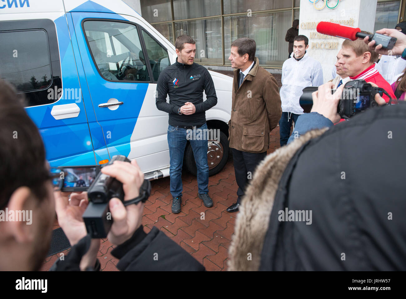 Mobile testing van hi-res stock photography and images - Alamy