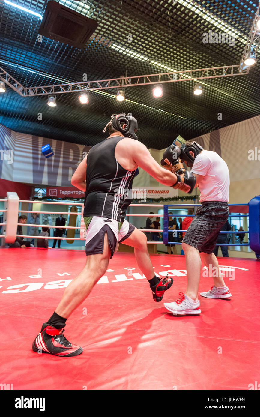 Boxing workout training Stock Photo - Alamy