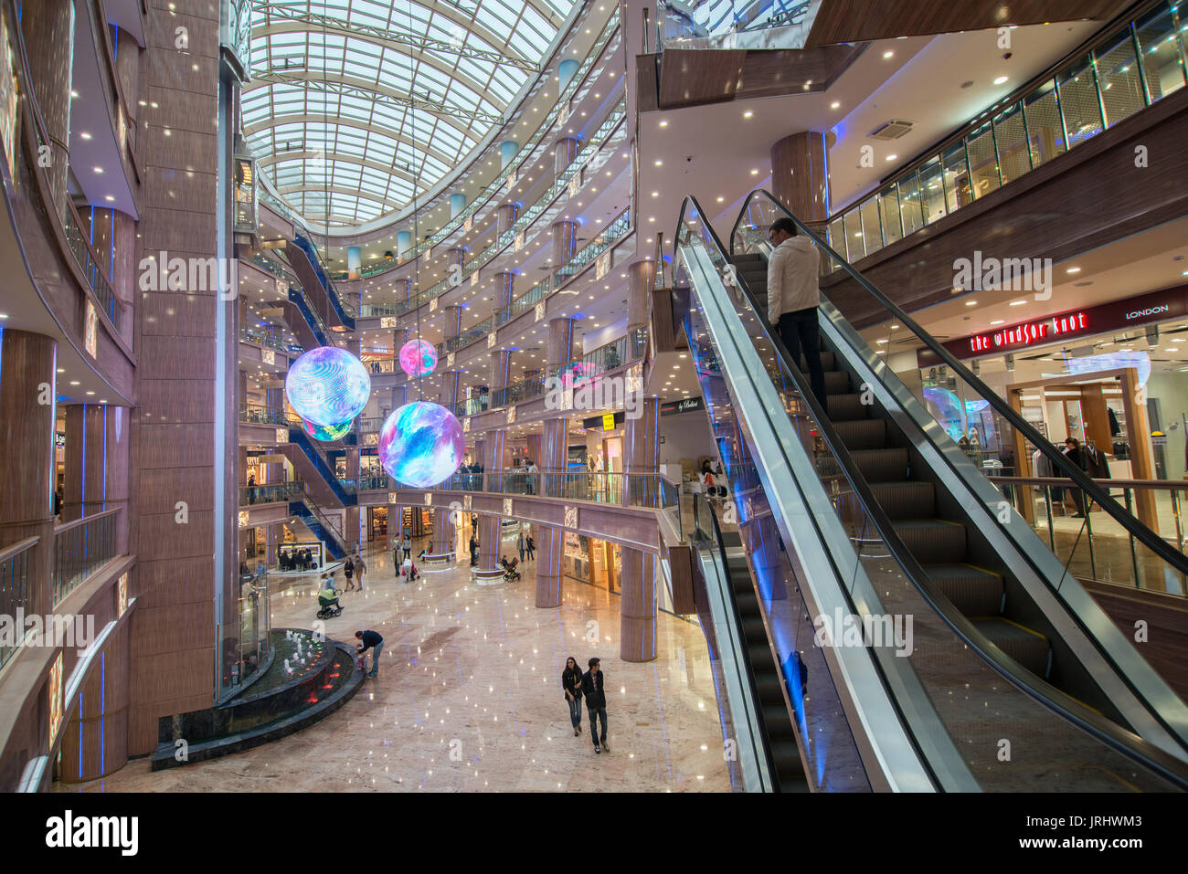 Modern store at shopping mall Stock Photo - Alamy