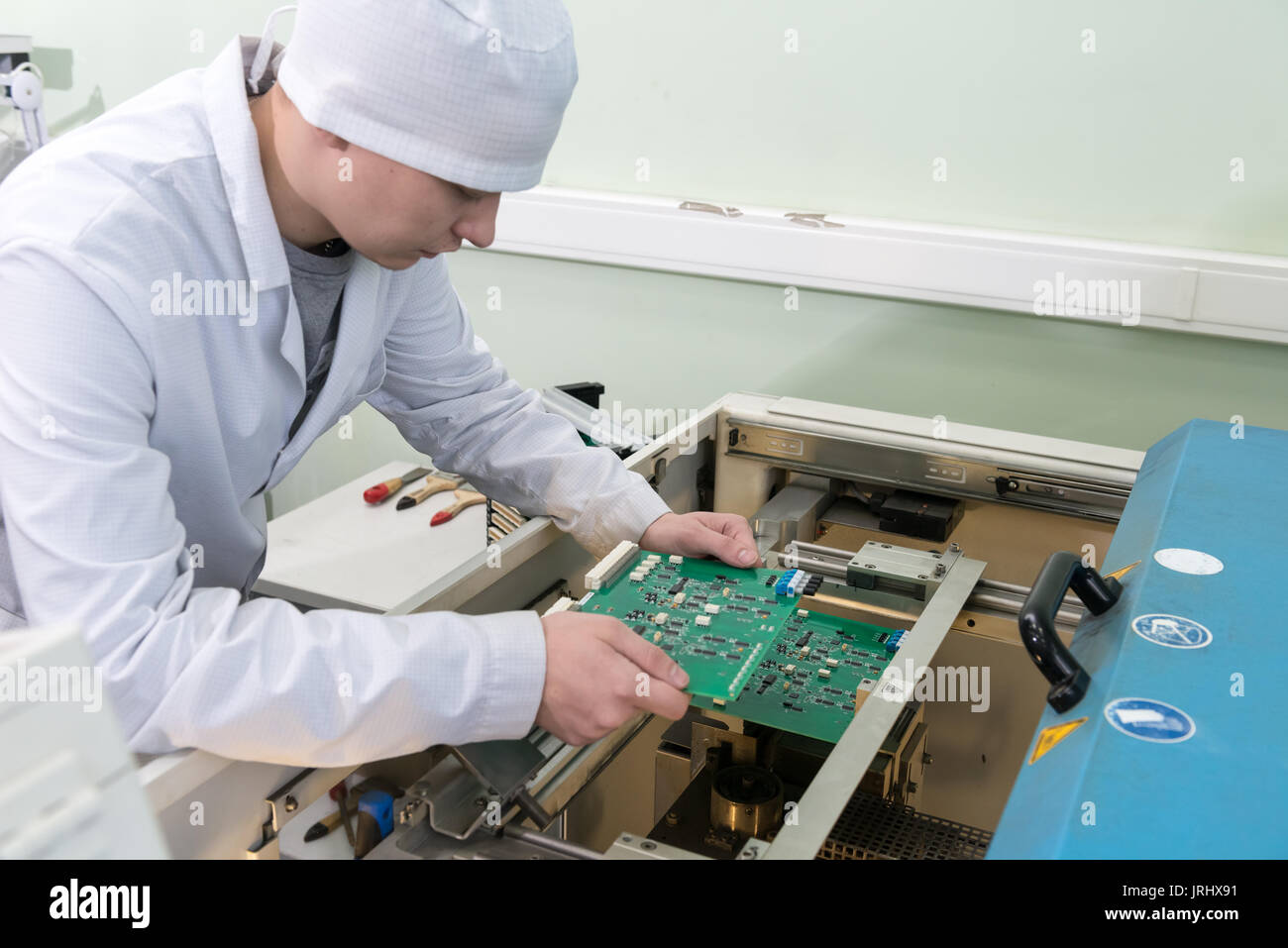 Microchip components factory hi-res stock photography and images - Alamy