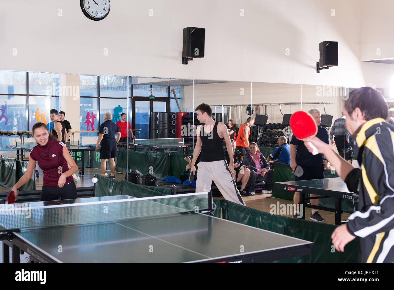 People playing ping pong Stock Photo - Alamy