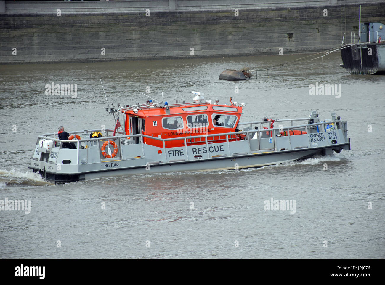 London fire bridge rescue boat hi-res stock photography and images - Alamy
