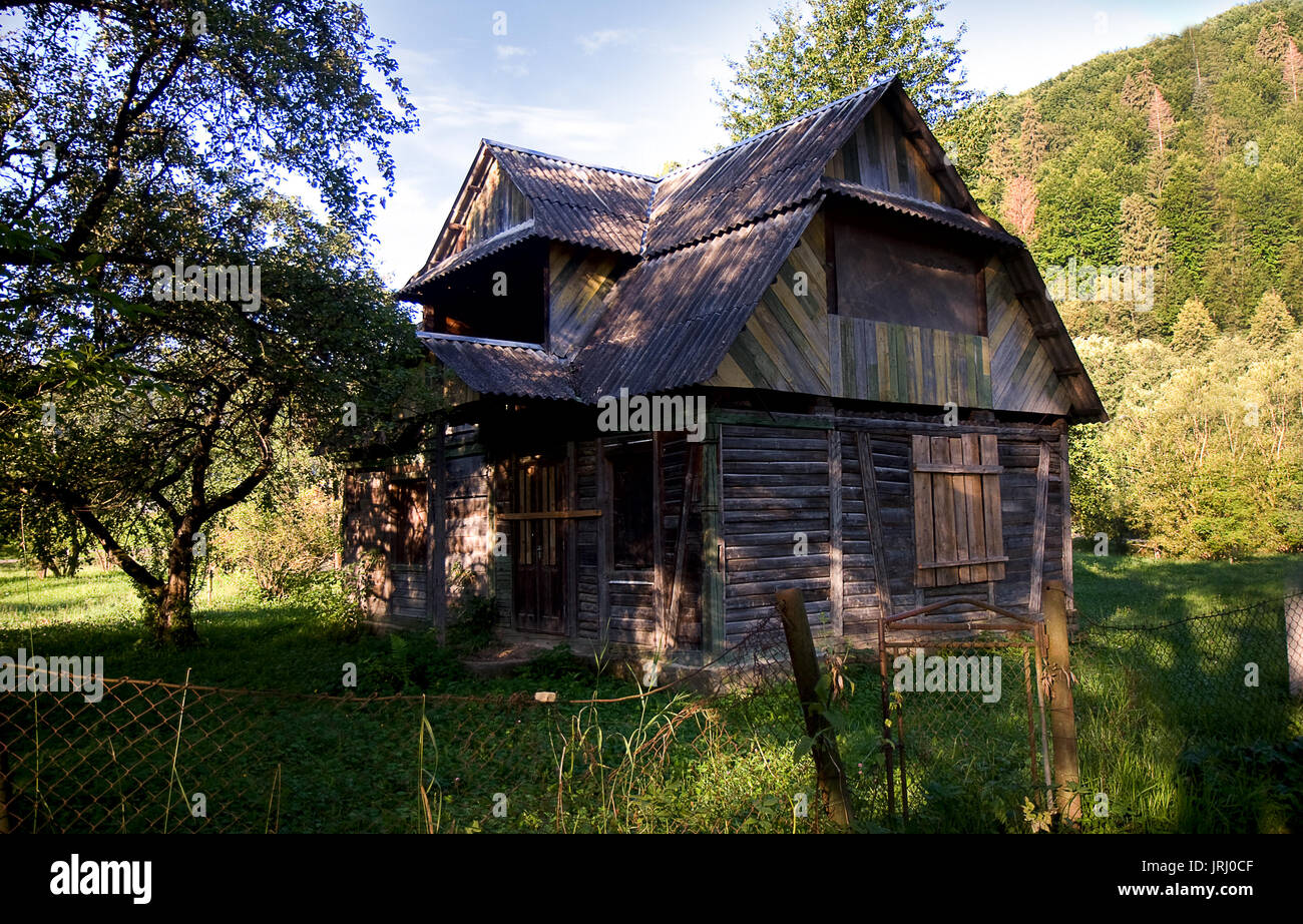 Old brown wooden house hi-res stock photography and images - Alamy