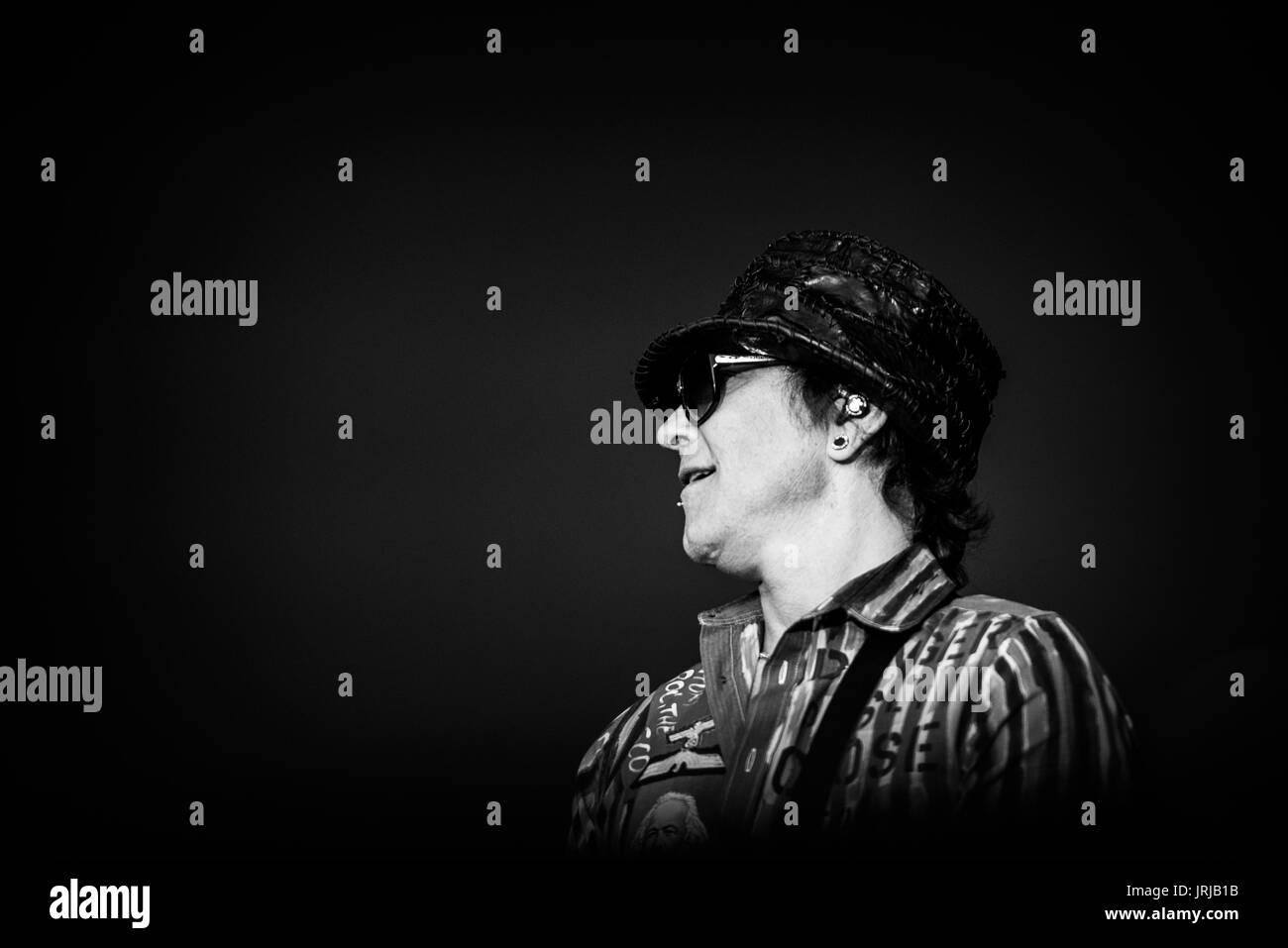 British singer billy idol Black and White Stock Photos & Images - Alamy