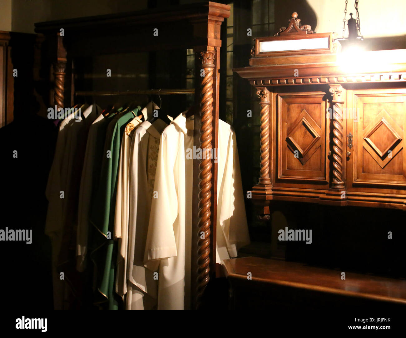 Ancient garb hi-res stock photography and images - Alamy