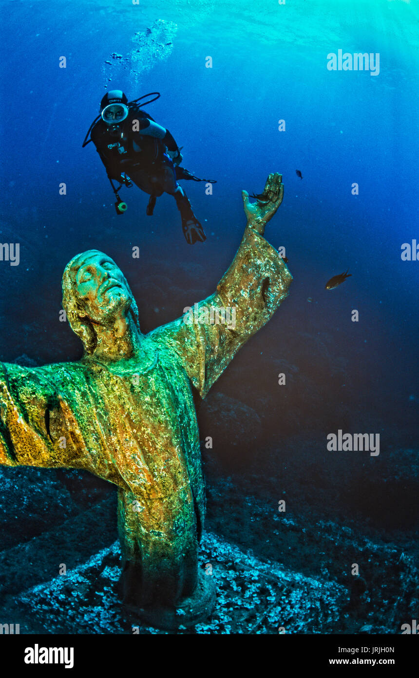 Christ of the abyss and portofino hi-res stock photography and images ...