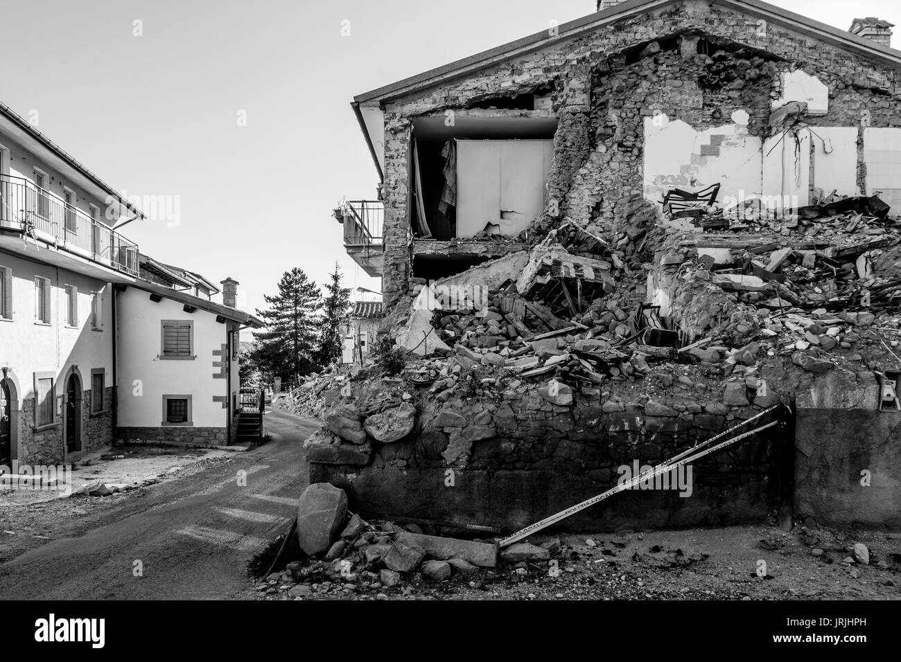 Earthquake black white hi-res stock photography and images - Alamy