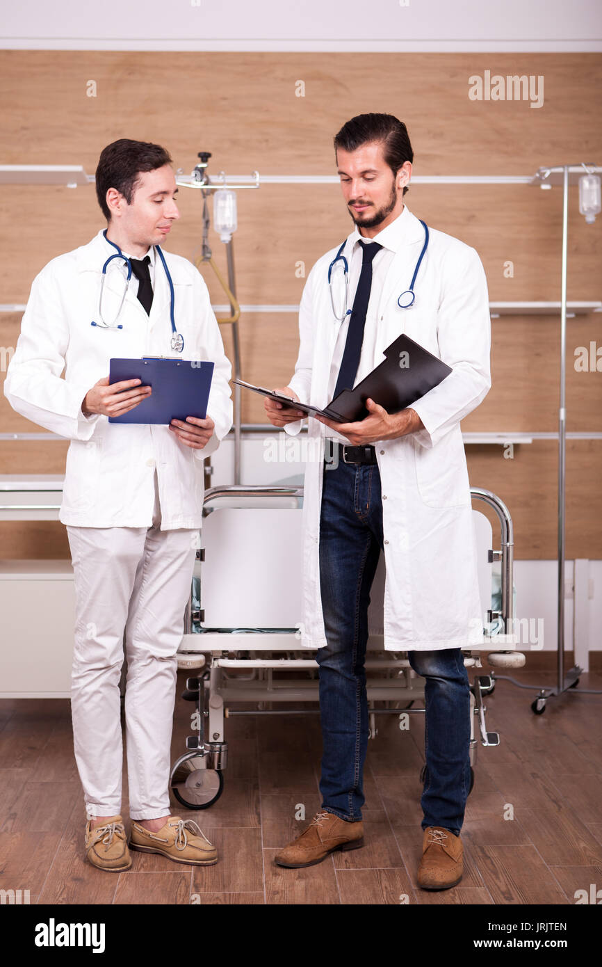 Hospital folders hi-res stock photography and images - Alamy
