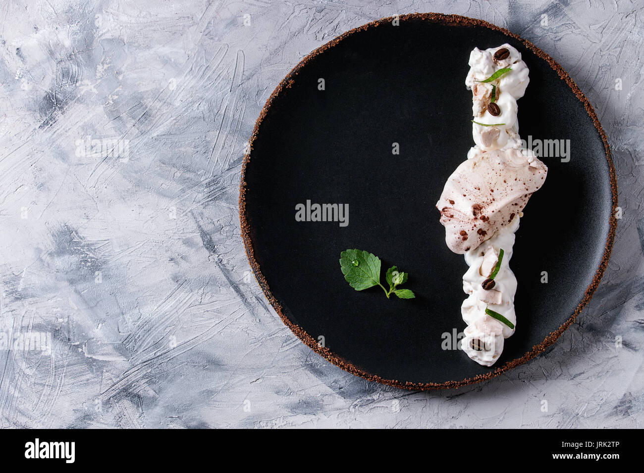 Plating cookies hi-res stock photography and images - Alamy