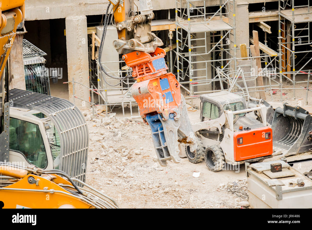 Demolition machinery hi-res stock photography and images - Alamy