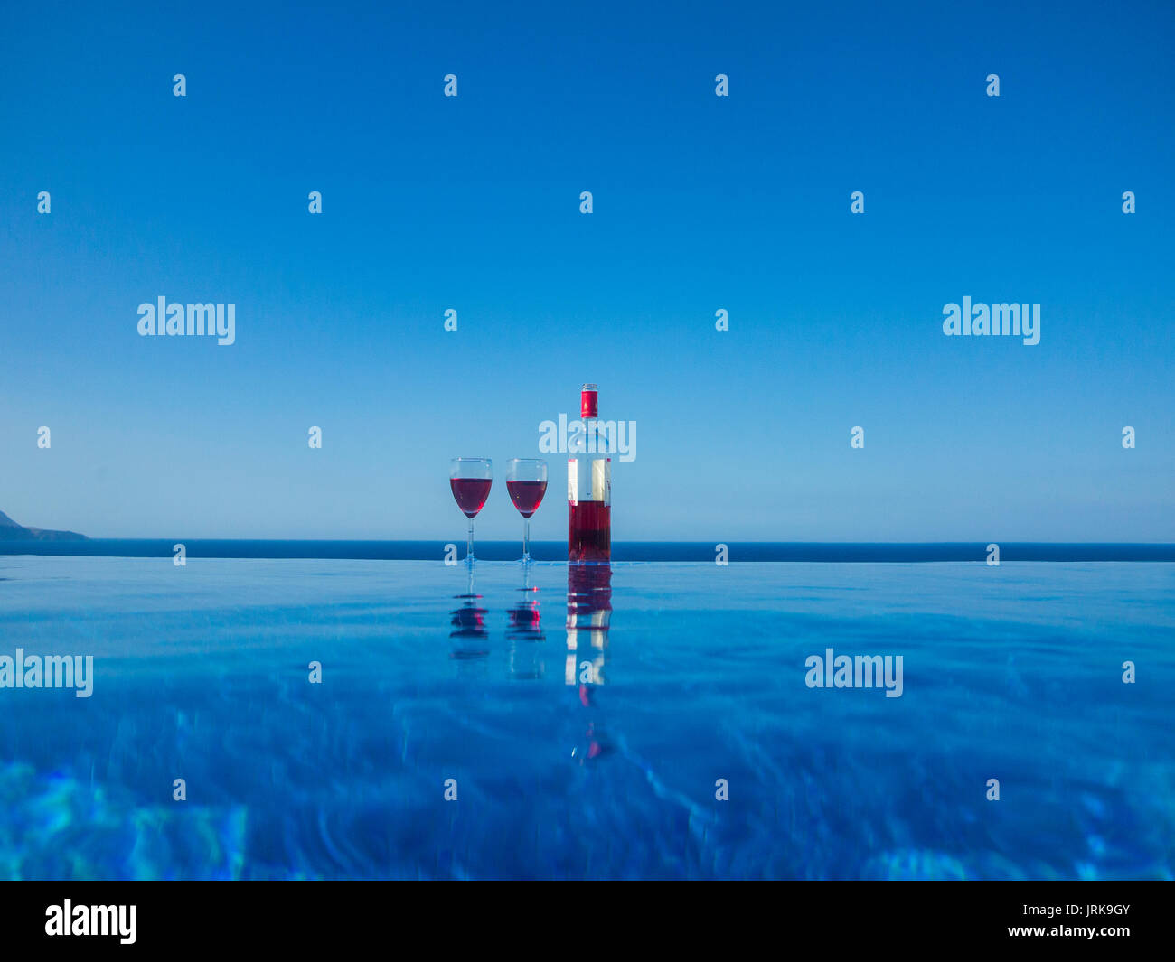 Infinity pool empty city hi-res stock photography and images - Alamy