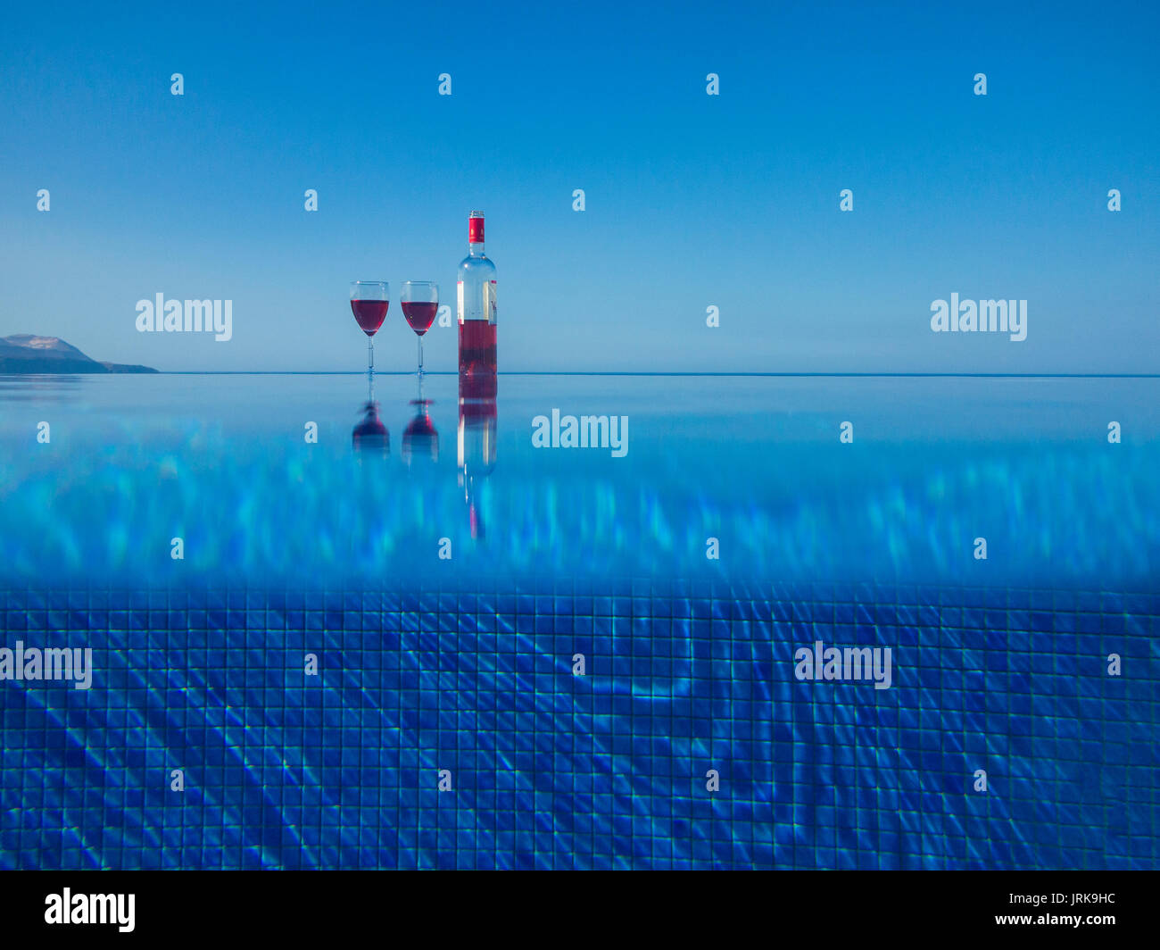 Infinity pool empty city hi-res stock photography and images - Alamy