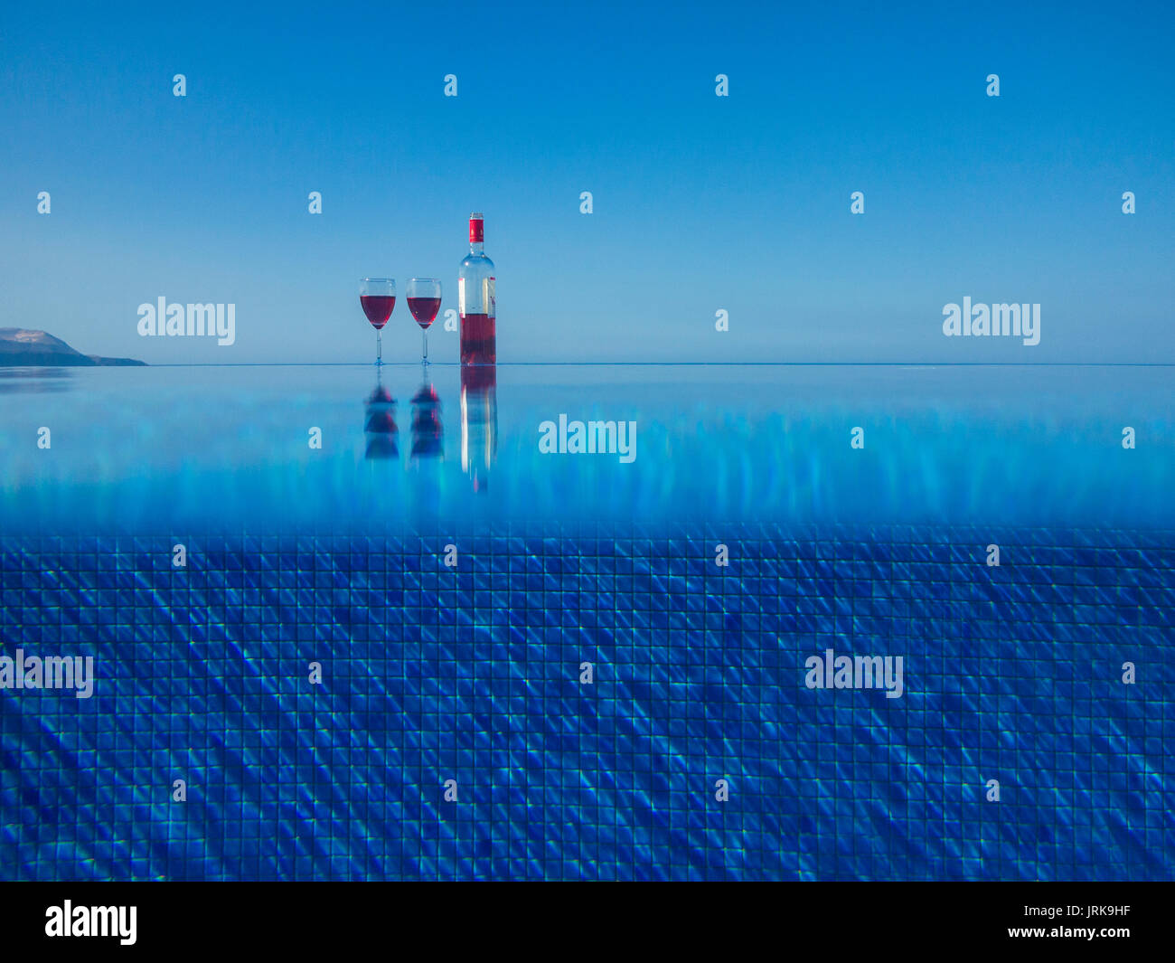 Infinity pool empty city hi-res stock photography and images - Alamy