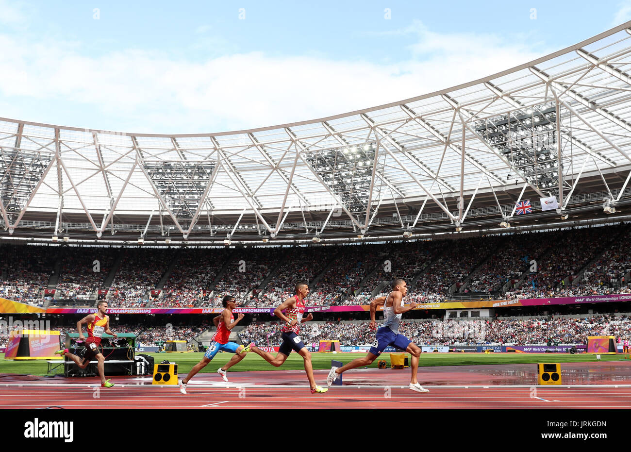 Great Britain's Elliot Giles (right) in the 800m Men's Heat three ...