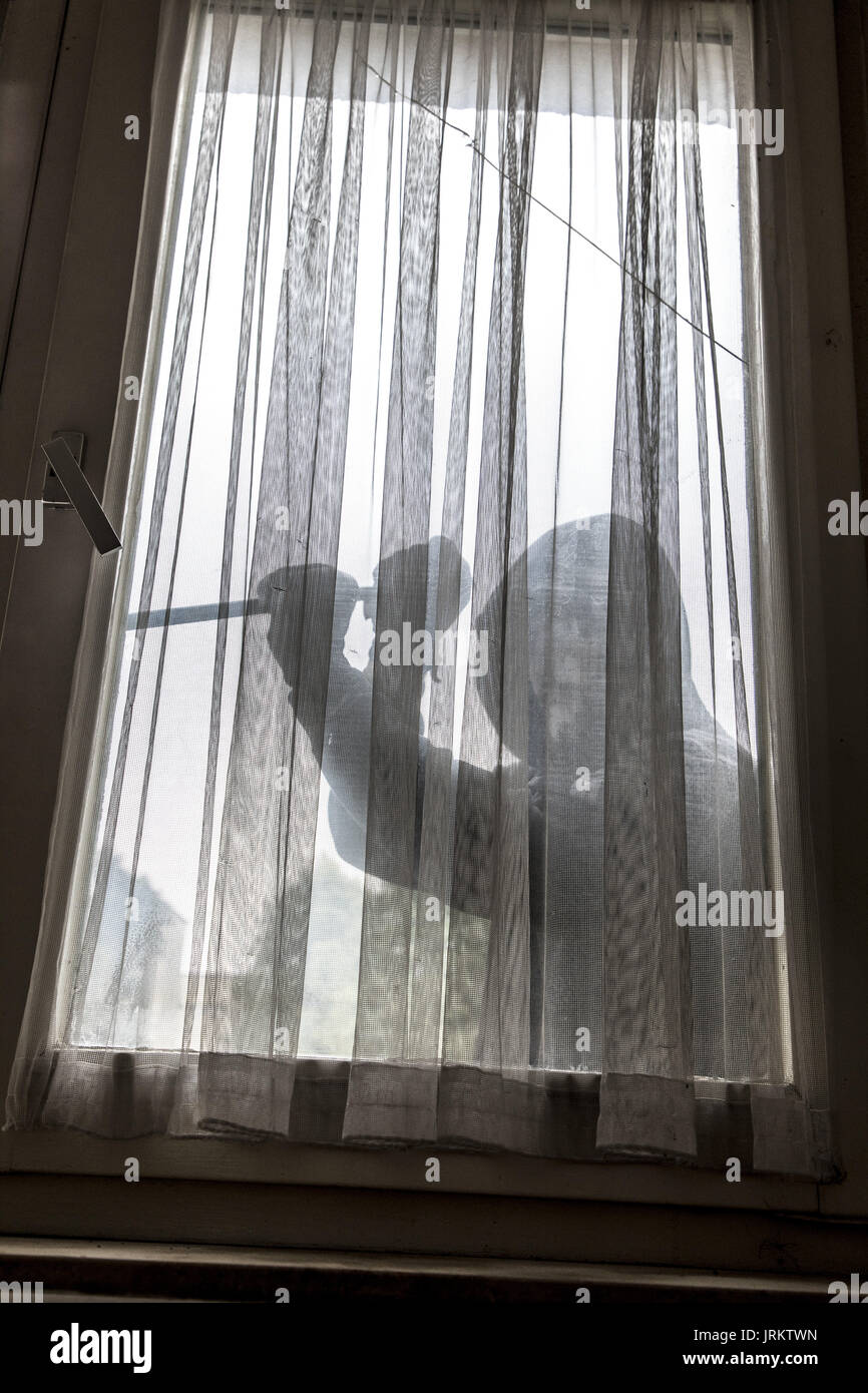 Symbol image, Apartment burglary, burglar tries to break into an ...