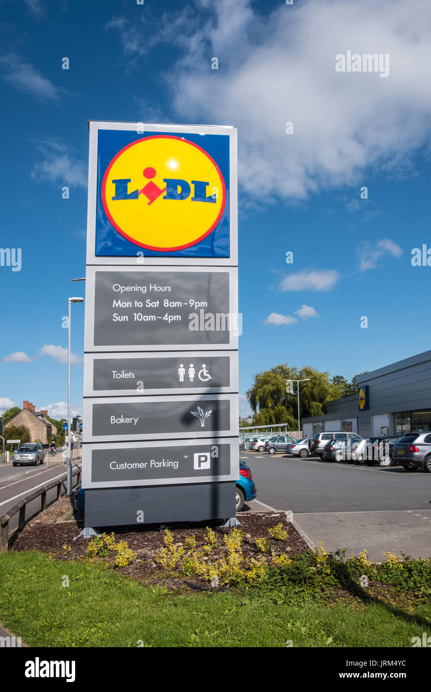 Lidl store front hi-res stock photography and images - Alamy