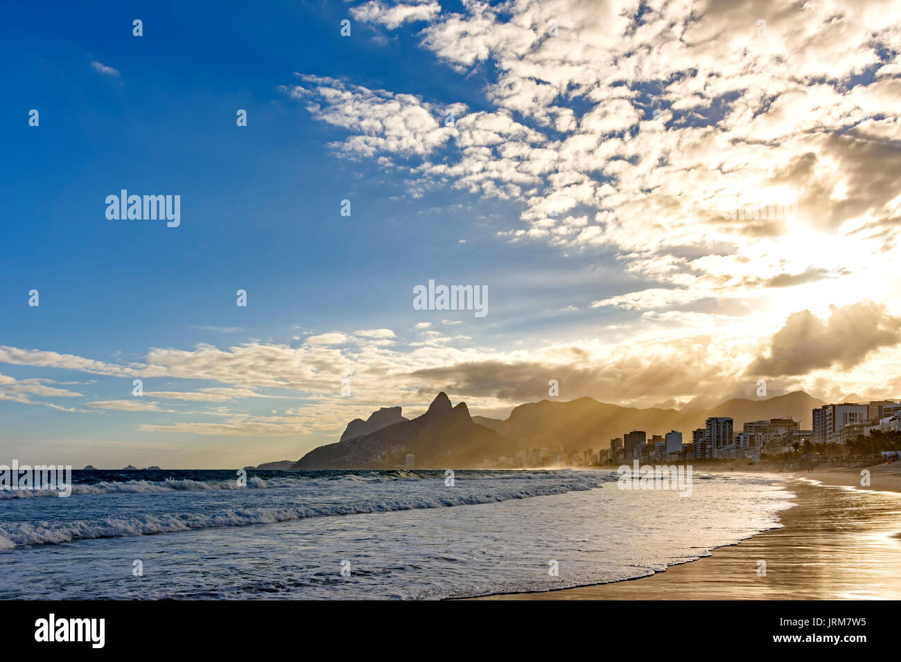 Summer sunset at Ipanema beach in Rio de Janeiro Stock Photo - Alamy