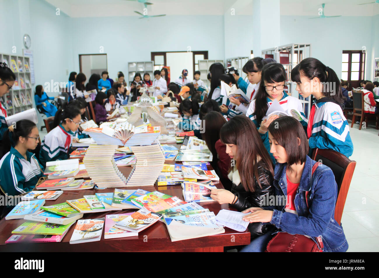 Vietnam students study hi-res stock photography and images - Alamy