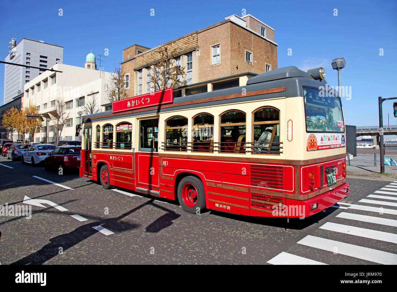 Red bus japan hi-res stock photography and images - Alamy