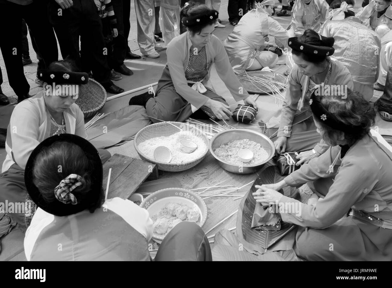 Festival packages of rice cakes in rural Vietnam Stock Photo - Alamy