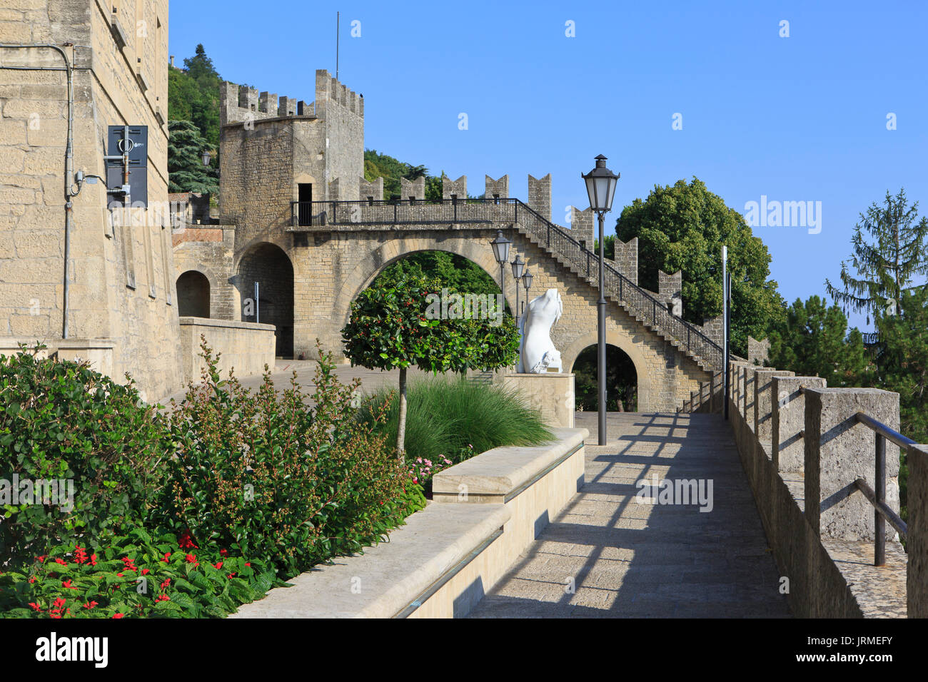 The 13th-century Murata Nuova Gate (New Wall Gate) in San Marino Stock ...